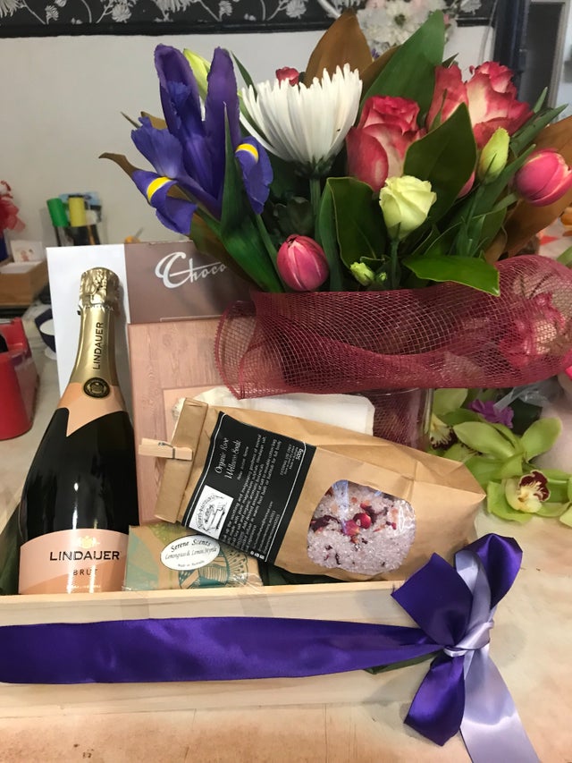 Hampers | Gift boxes | Flowers | Custom Made Gift box, Custom hamper ...